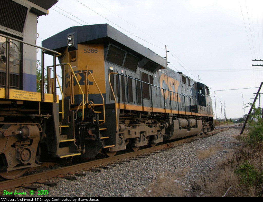 CSX 5366 Q525